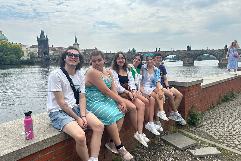 Students explore global theatre trends at Prague festival - Eastern