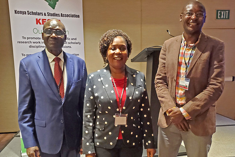 Steve Muchiri speaks in Kenya about teenage pregnancy - Eastern